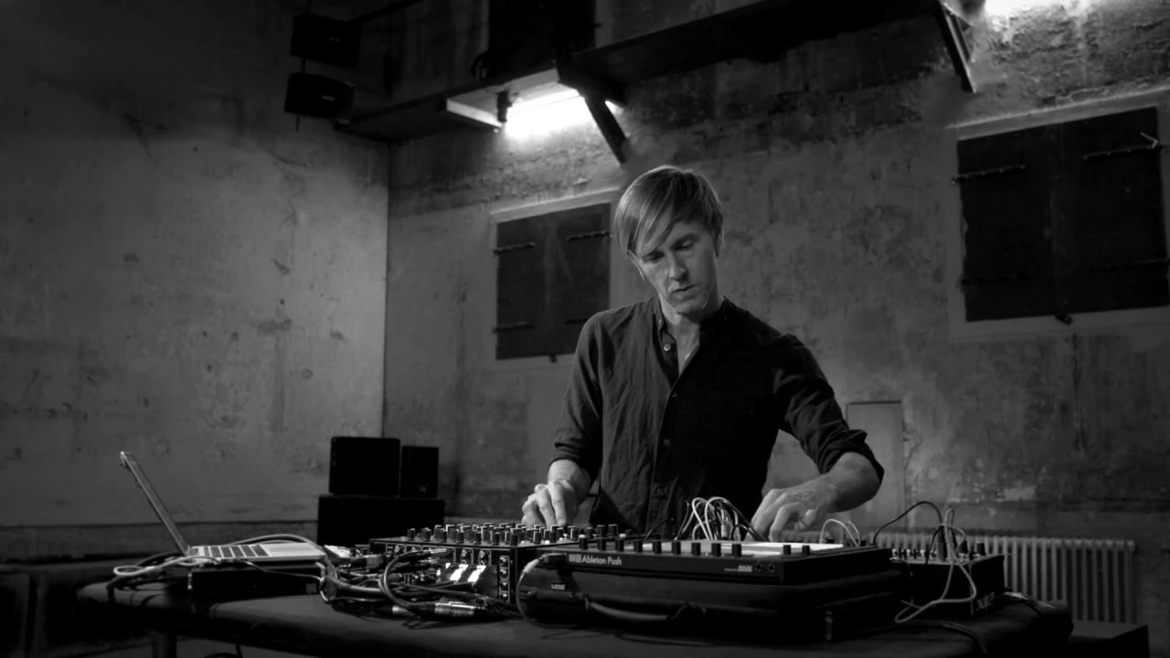 How to Hawtin, with a Model 1 – DJWORX